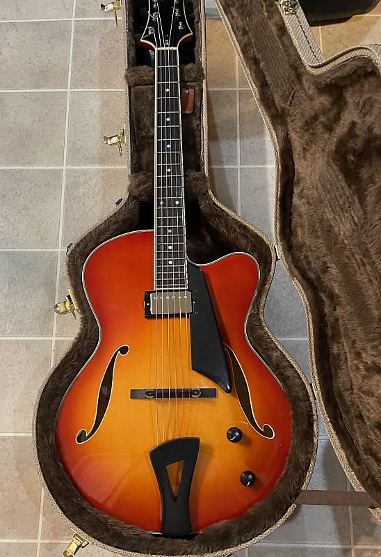 Comins GCS-16-1 2022 - Violin Burst w/ Hard Shell Case | Reverb