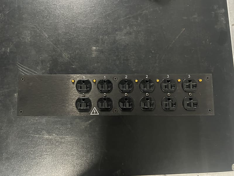 Lex 30A distro - Balck | Reverb