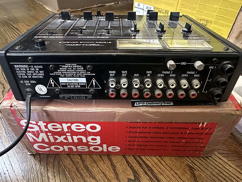 Realistic 32-1200B 1980s Stereo Mixing Console | Reverb