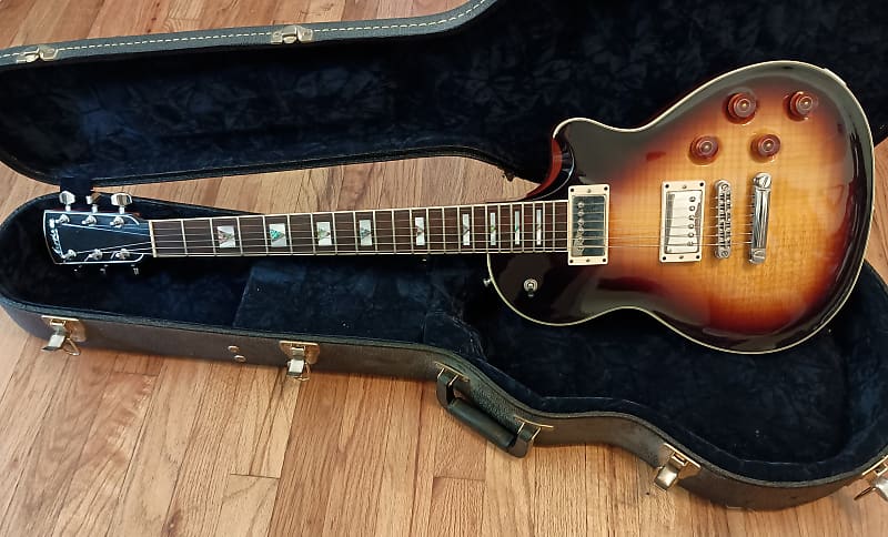 Larrivee RS4 2011 - Sunburst | Reverb