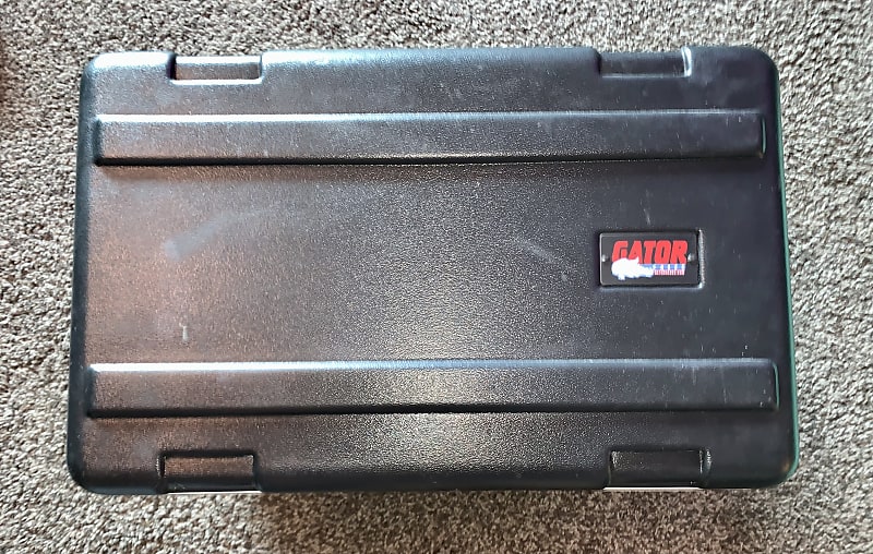 Gator 6 space rack case for preamps power amps and processors | Reverb