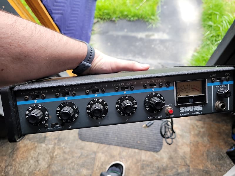 Shure M267 Microphone Mixer | Reverb