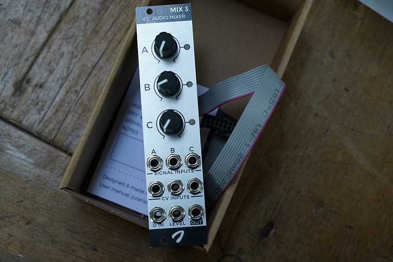 Joranalogue Mix 3 // Mixer // VCA // Distortion Module // | Reverb