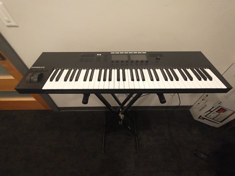 Native Instruments Komplete Kontrol S61 Mk2 2010s - Black & | Reverb