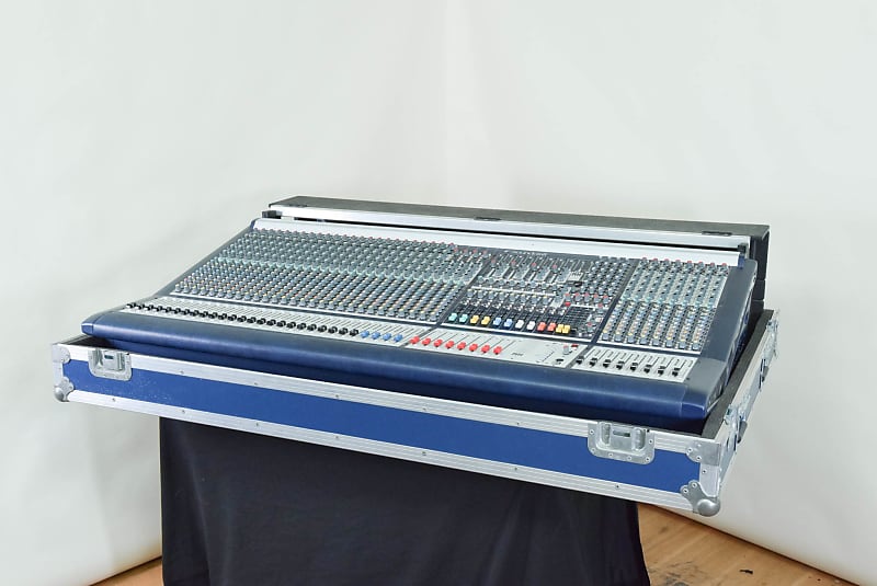 Soundcraft MH2-32 32-Channel Audio Console with Road Case | Reverb