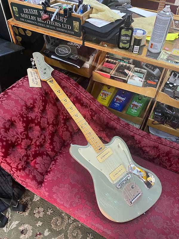 Valiant Guitars Jupiter F36 P90 - Revox Grey w / Mastery | Reverb UK