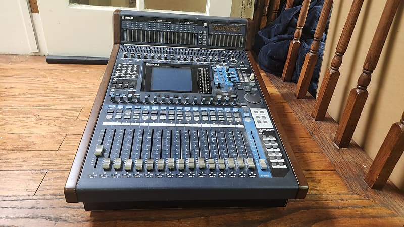 Yamaha DM1000 Digital Audio Mixer 16 Channels w/ Meter Bridge | Reverb