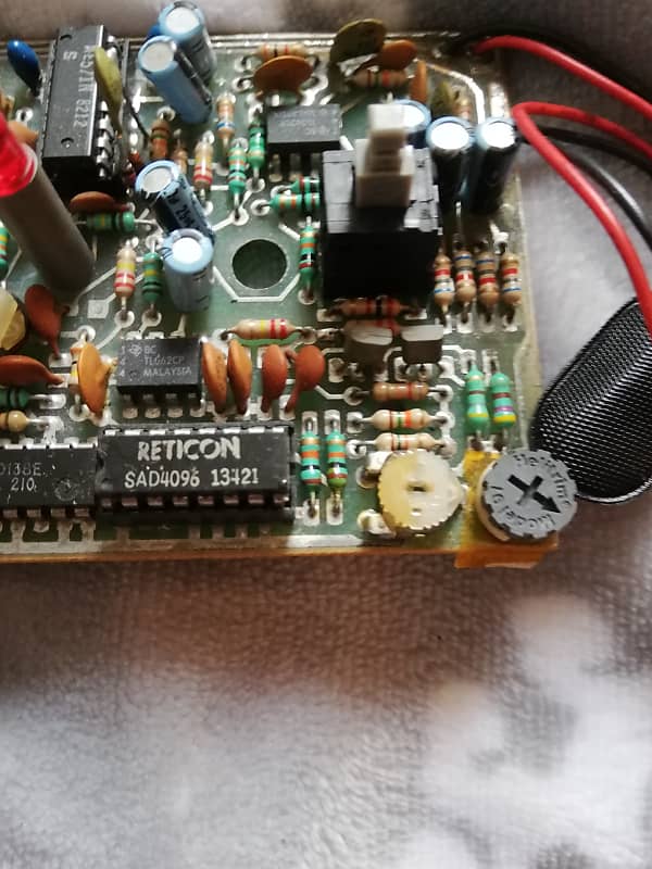 Reticon SAD 4096 BBD delay analogue chip in MXR Time Delay | Reverb