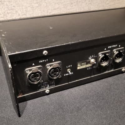 Meyer Sound Dual Channel Parametric EQ CP-10 | Reverb Canada