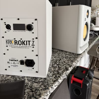 KRK Rokit 7 Gen 4 -(White) M70x headphones | Reverb