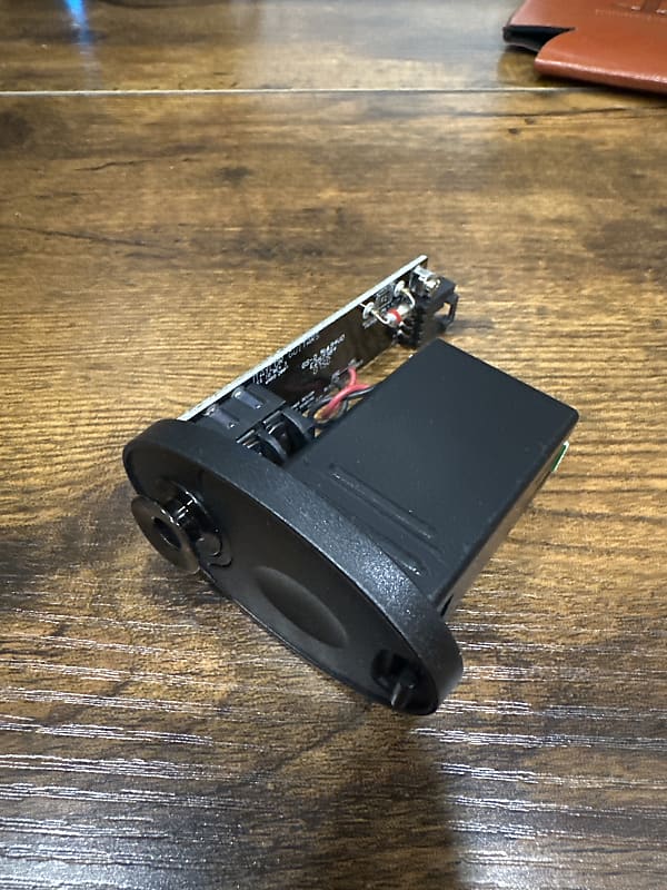 Taylor 9 Volt Battery Box for ES2 and equivalent 2010s - | Reverb