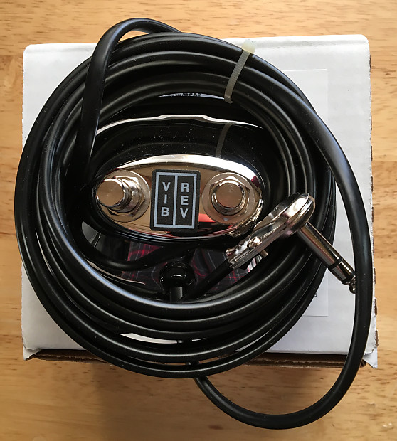 Fender Fender Two Button Vibrato/Reverb Footswitch | Reverb