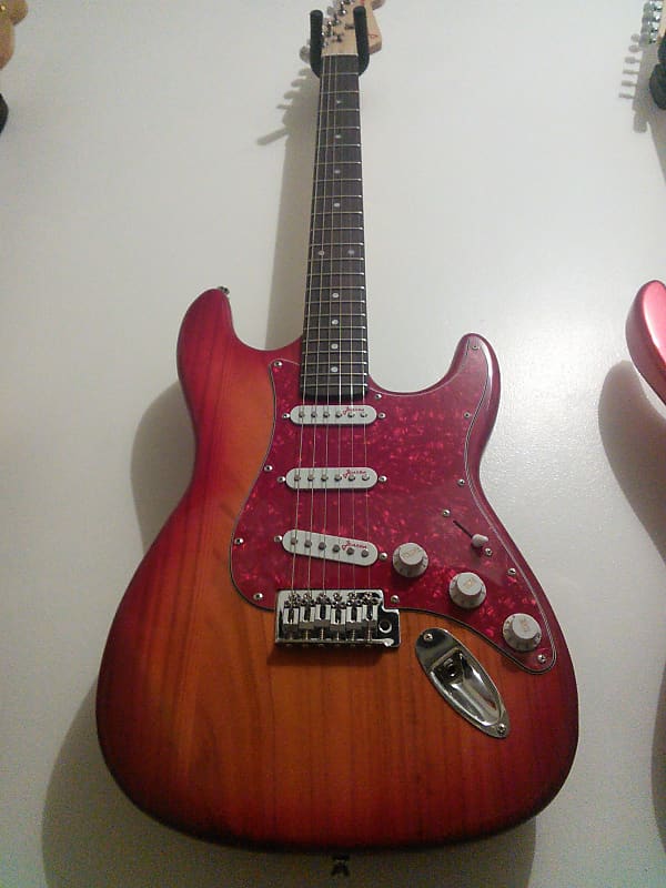 Jensen Stratatone Cherry w/red pearloid pickguard/rosewood | Reverb