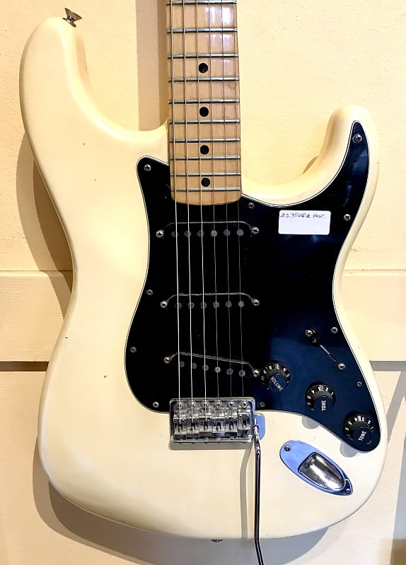 Fender Stratocaster 1977 / Olympic white | Reverb UK