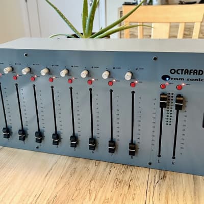 Oram Oram Sonics Octafade 2004? - Blue | Reverb