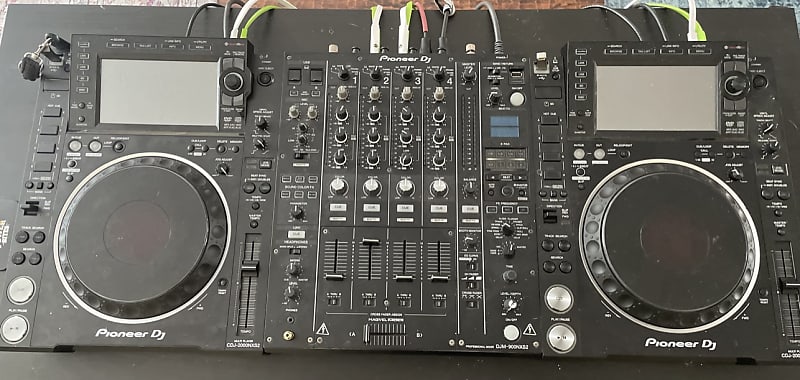 Pioneer CDJ 2000 Nexus 2 (pair) and mixer DJM 900 Nexus 2 | Reverb