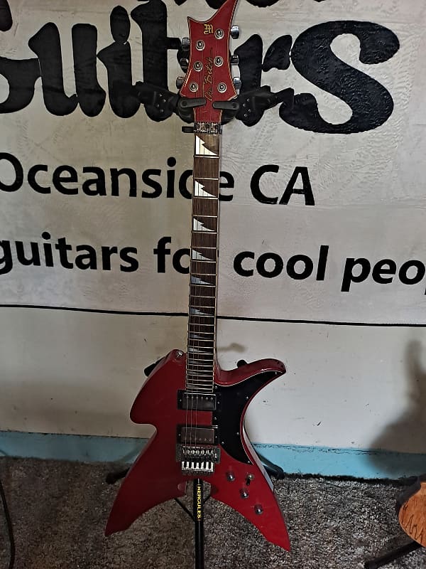 Masters The bitch 90's - Red | Reverb