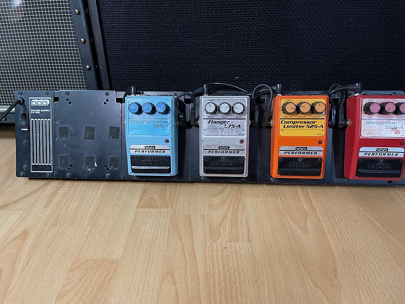 DOD FX-105 Powered Pedalboard w/ DOD 565-A Stereo Chorus, | Reverb