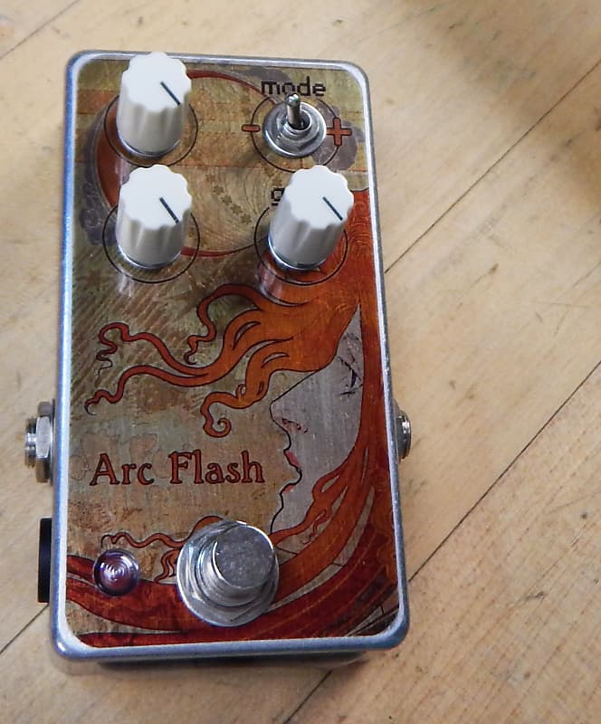 FuzzHugger Arc Flash overdrive distortion fuzz | Reverb UK