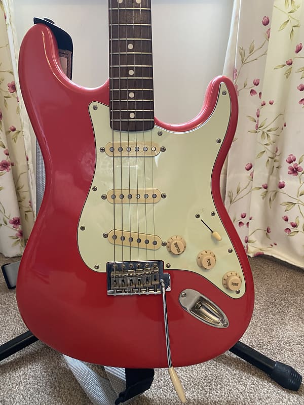 Squier Stratocaster Simon Neil Signature classic vibe 2009 | Reverb UK