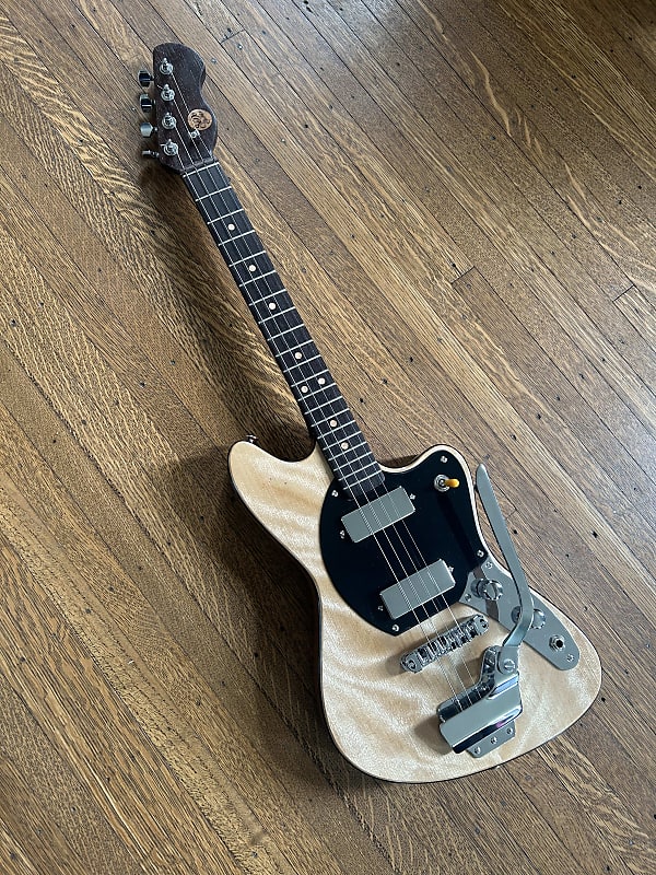 Electric Baritone Ukulele - Teisco-style tremolo | Reverb Canada