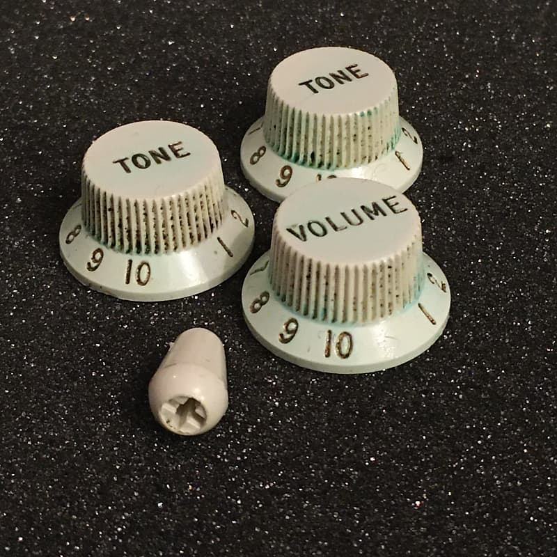 Vintage Spec Reissue Fender Strat Knobs Aged Relic Parchment | Reverb