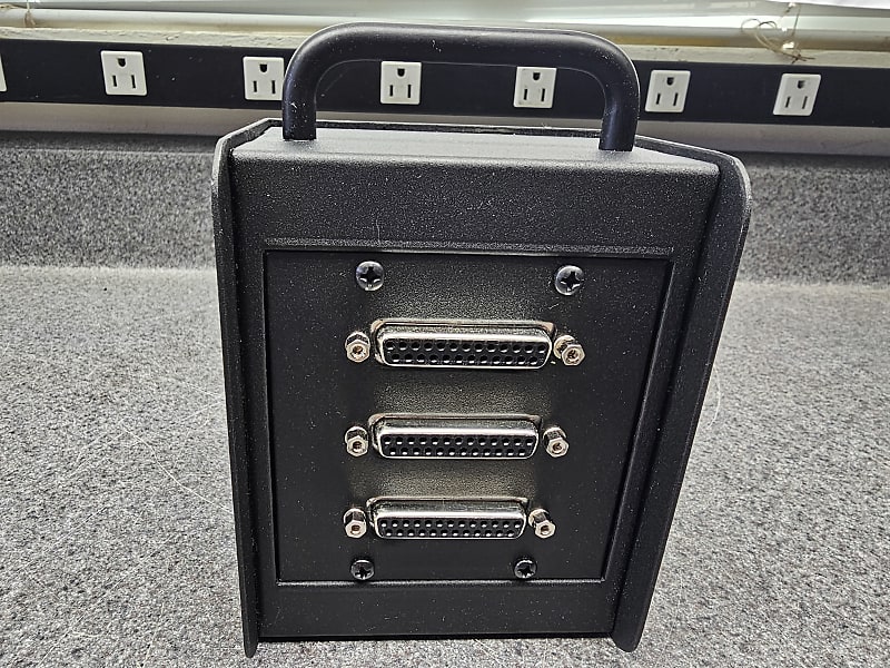 DB25 Signal Mult Box 1 In 2 Out Excellent Condition | Reverb