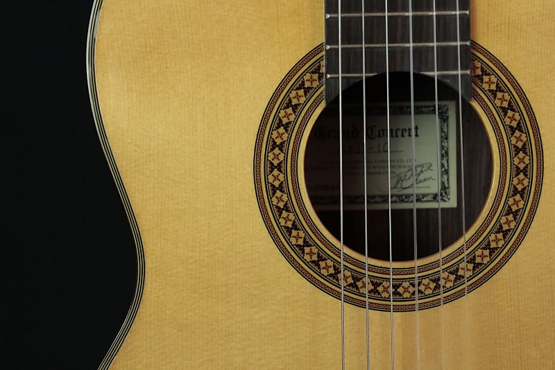 Yamaha GD-10 Grand Concert Classical Guitar Solid Spruce, | Reverb