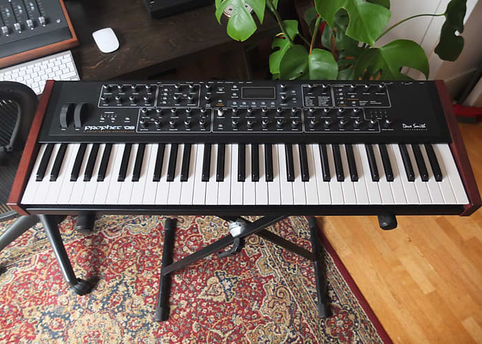 DSI Prophet '08 8-Voice Analog Synthesizer (Dave Smith | Reverb