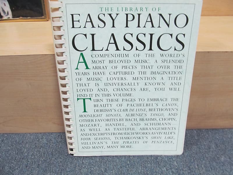 Amsco Pub. The Library of Easy Piano Classics | Reverb