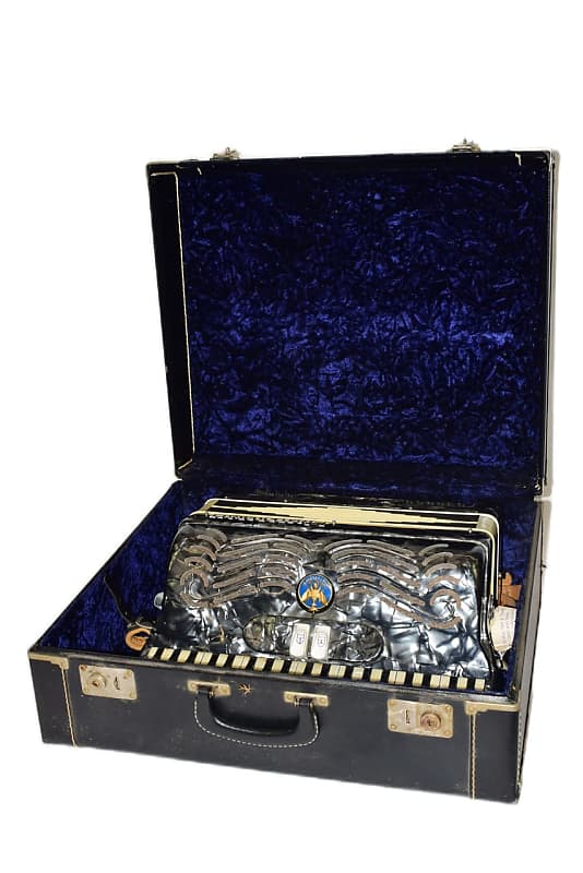 Mastercraft Accordion w/ Hard Shell Case - Previously Owned | Reverb