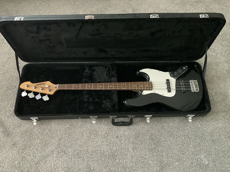 Peavey Milestone 4-String Electric Bass + case | Reverb