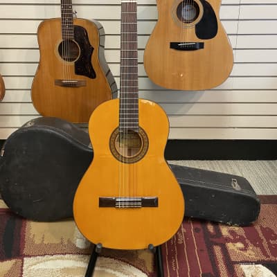 Classical guitar Manuel Raimundo #140 Six string 1997 Golden | Reverb
