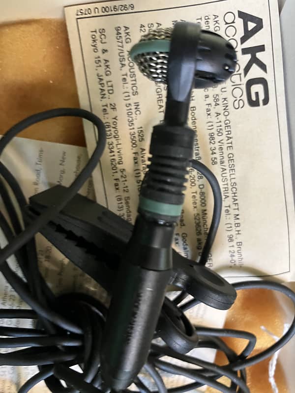 AKG C 408 | Reverb