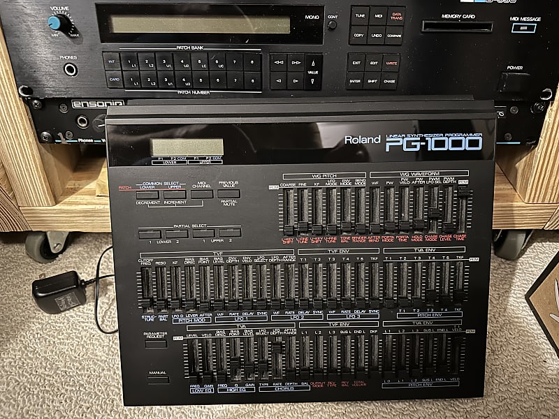 Roland D-550 with PG-1000 Digital Piano Sound Module 1987 - | Reverb