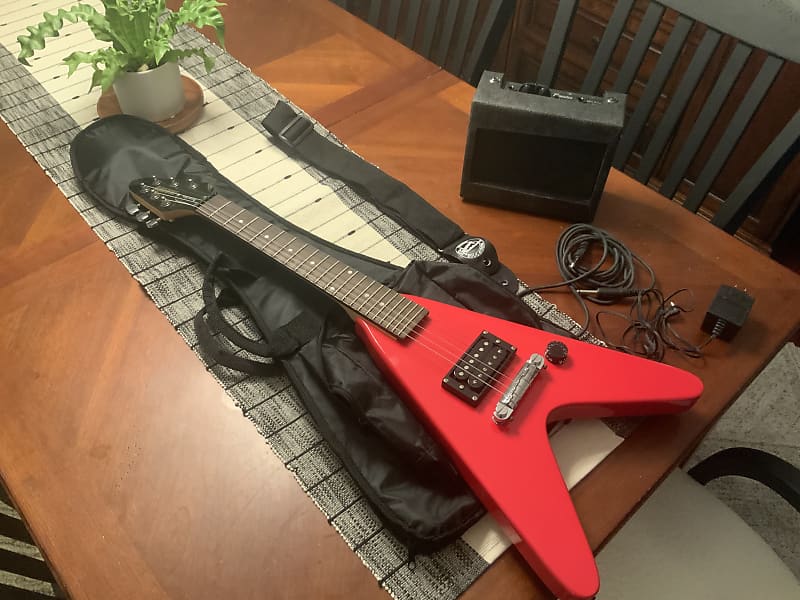 Maestro Roadie Complete Package Amp, cord, gig bag, strap | Reverb