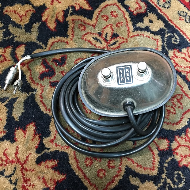Fender 2-button Vintage Style RCA Reverb Vibrato Footswitch | Reverb