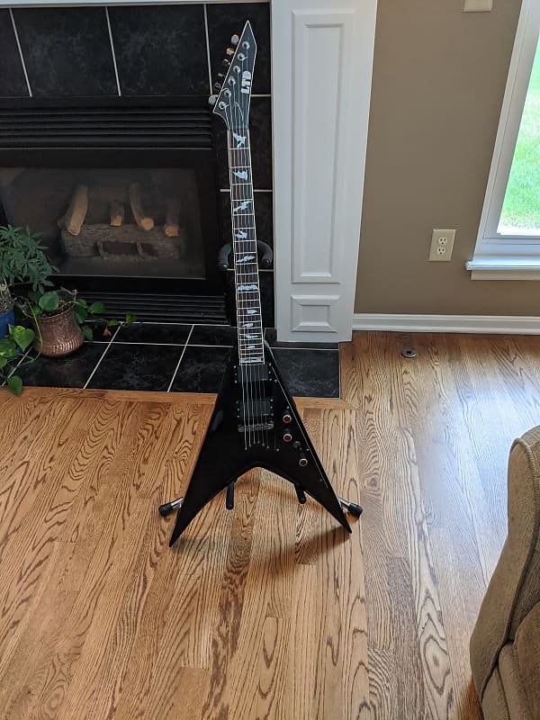 ESP LTD V-300 Black | Reverb