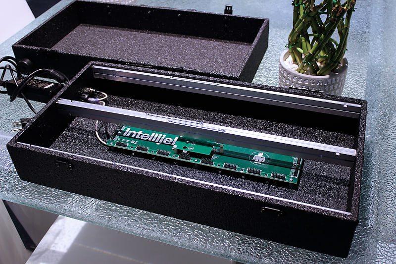 Elite Modular E208 Case - Intellijel Power Black | Reverb