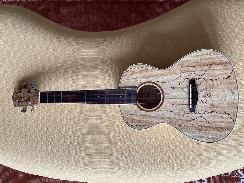 Manuel Rodriguez RTUSM Spalted Maple Tenor Ukulele Natural | Reverb