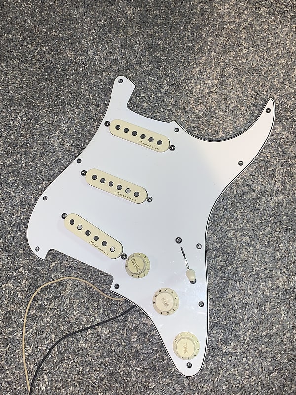 Fender Stratocaster Loaded prewired Pickguard w/Noiseless | Reverb