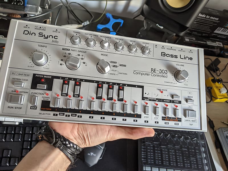 DINSync RE-303 Silver | Reverb UK