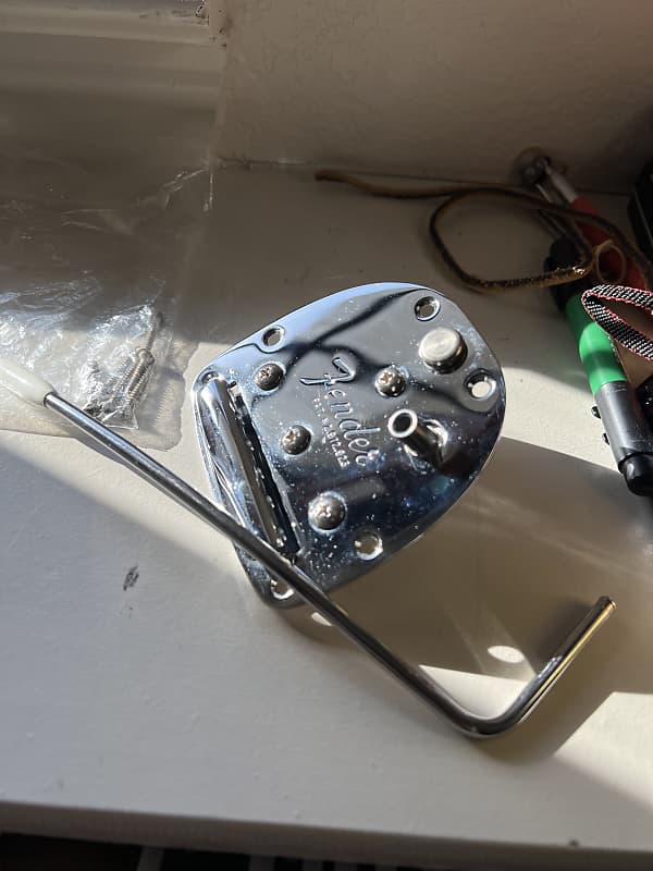 Fender Johnny Marr locking jaguar/ Jazzmaster pop in/stay | Reverb