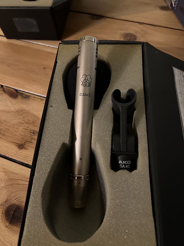 akg d224e 1970’s-80’s silver | Reverb