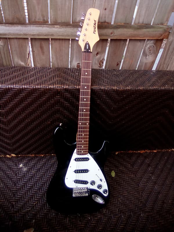 First Act Me301 2015-present - Black & White | Reverb