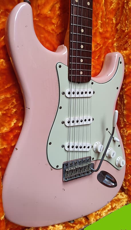 Fender Stratocaster Custom Shop Relic 2002 - Shell Pink | Reverb