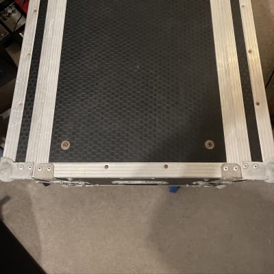 Pro flightcase 8u rack case shock mount | Reverb