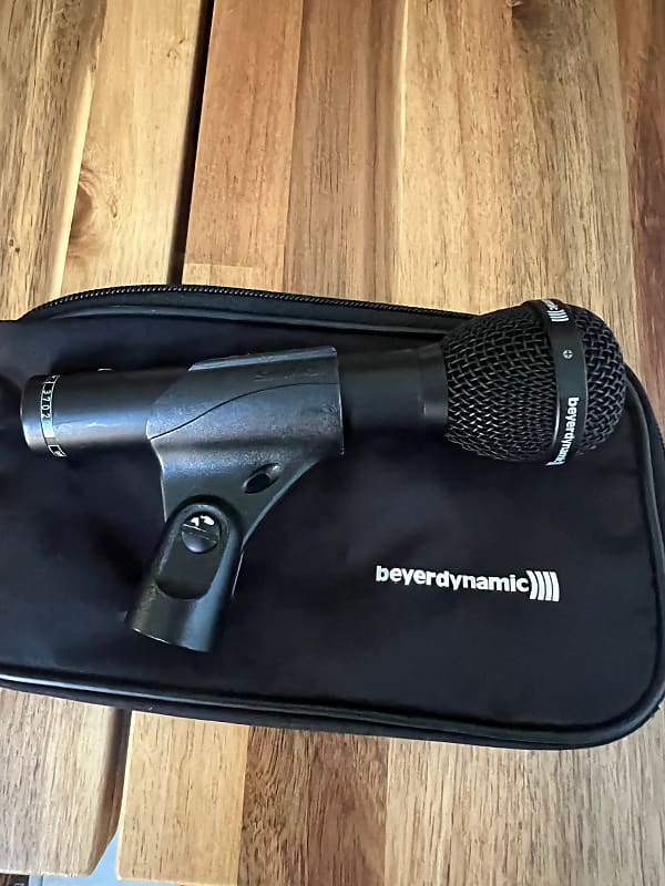 Beyer Dynamic M88 | Reverb