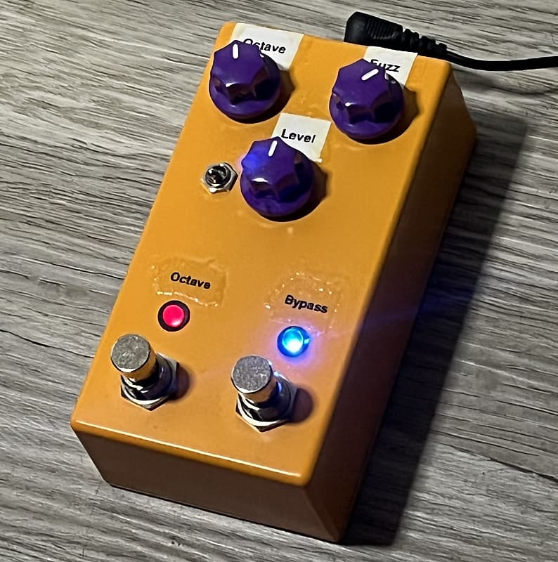 Sub-Octave Fuzz Pedal 2023 (Handwired CMOS Fuzz) | Reverb