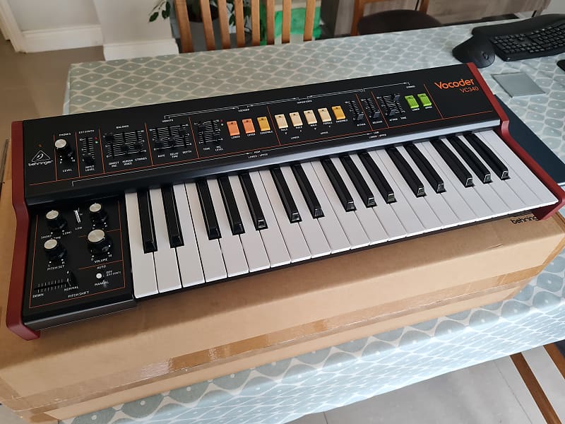 Behringer VC340 Analog Vocoder | Reverb